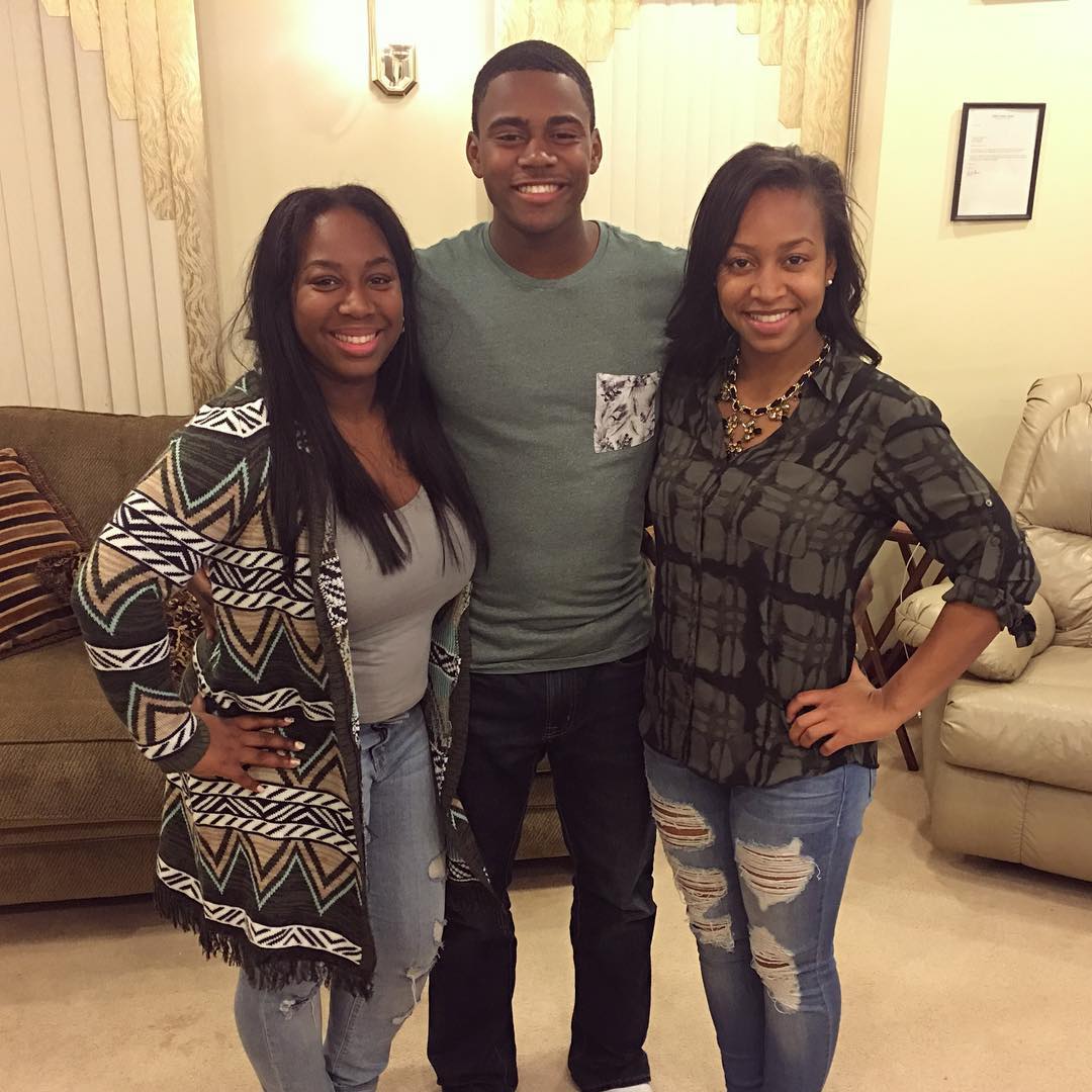 Dejuan Jones Sisters Steph & Carla - Players Bio
