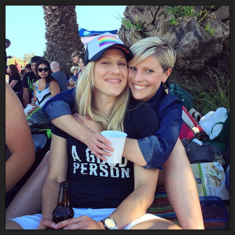 Kate Scott Wife Nicole Is A Proud Dog Parent - Players Bio