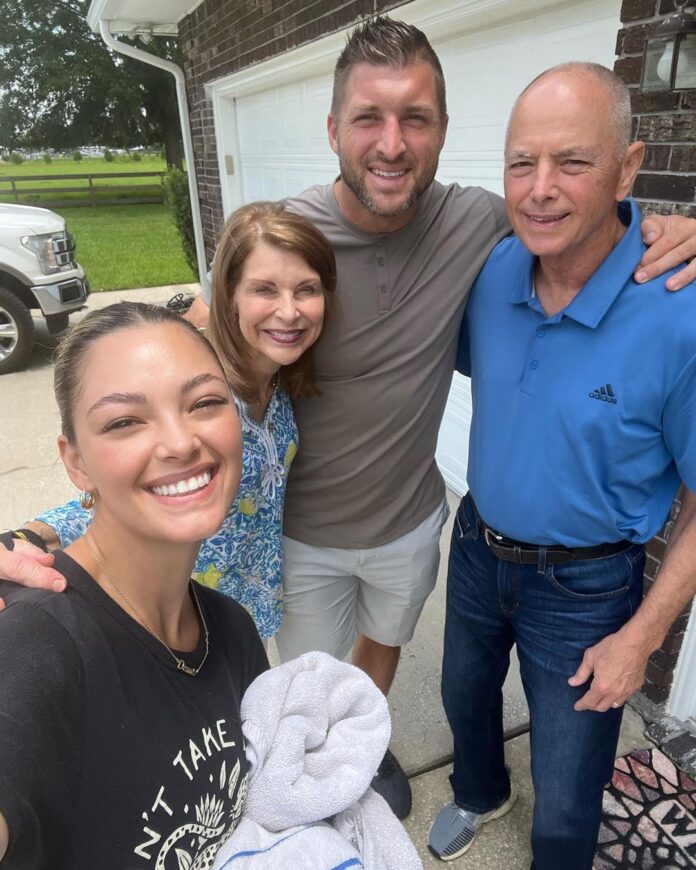 Tim Tebow Parents Pamela and Robert: More On His Net Worth - Players Bio