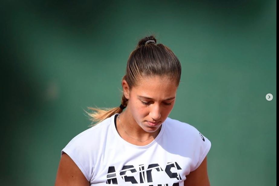 Diane Parry Parents: Meet Father Joël Parry & Mother & Siblings ...