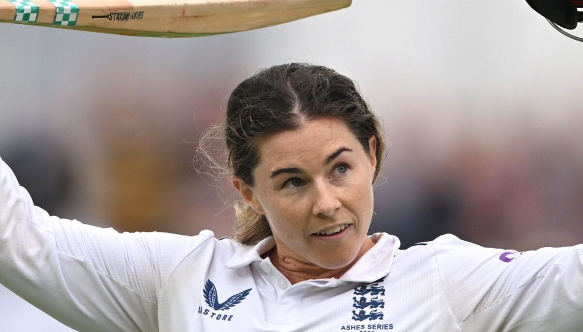 Tammy Beaumont Husband: Is She Married To Callum Davey? - Players Bio