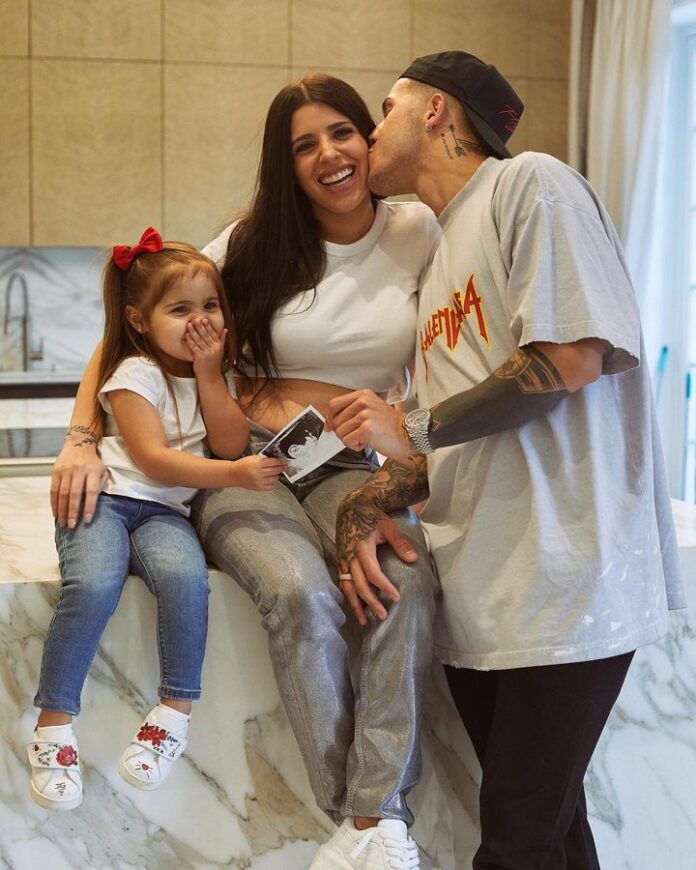 Enzo Fernandez Parents Raúl And Marta: Girlfriend & Kids - Players Bio