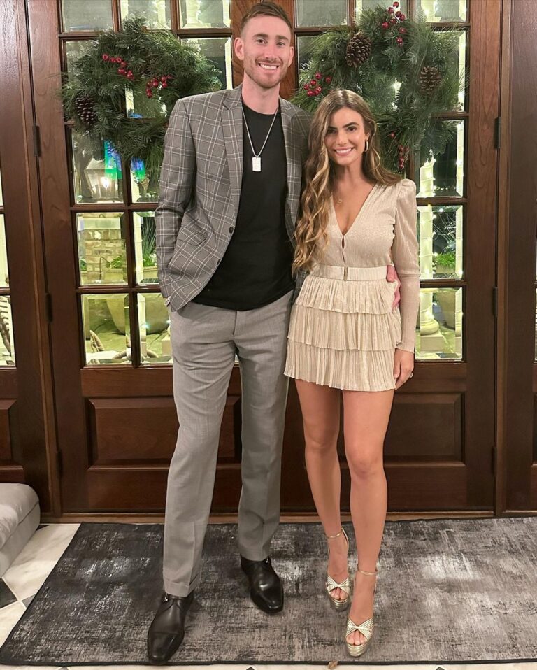 Gordon Hayward Wife Robyn Hayward Is Mom Of Four - Players Bio
