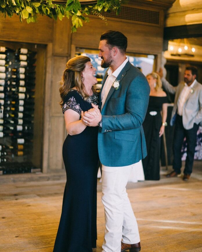 Connor McGovern Family: Parents, Wife And Daughter - Players Bio