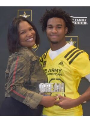 Jaylen Waddle Parents: Father Jaylen Waddle Sr. & Mother Lesha Redmon ...