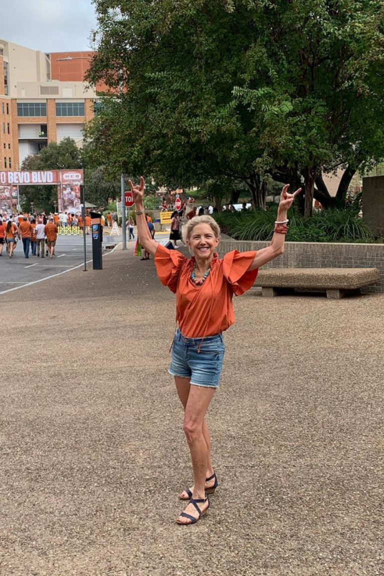 Clark Hunt Sister: Who Is Sharron Hunt Munson? - Players Bio