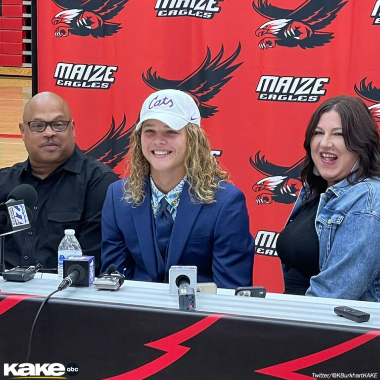 Who Are Mark Johnson And Hope Dent? QB Avery Johnson Parents - Players Bio