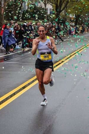 Who Are Dennis And Nancy Davila? Desiree Linden Parents Age Gap ...