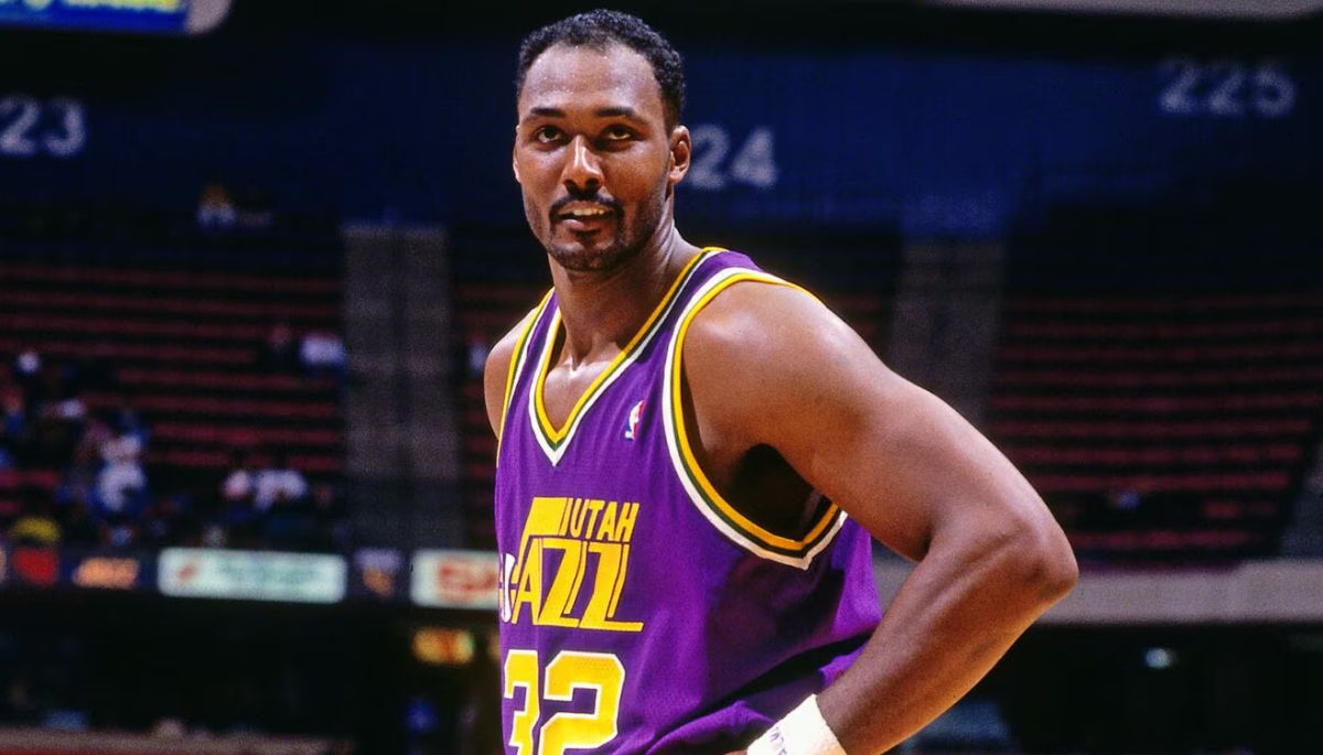 Looking Back At Karl Malone Controversy: Impregnated 13 Year Old Kid - Players Bio