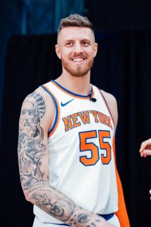 Isaiah Hartenstein Parents: Father Florian And Mother Theresa - Players Bio