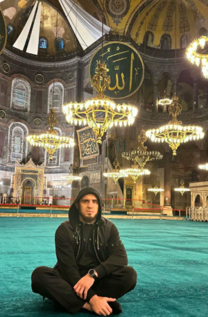 Is Islam Makhachev Muslim Or Christian? Religion, Origin & Ethnicity ...