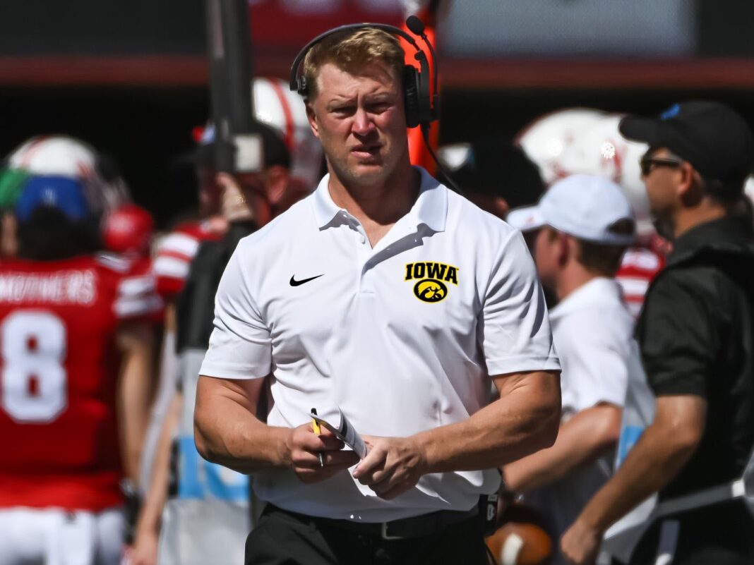 Scott Frost New Job: Iowa Hawkeyes Eying The Fired Coach - Players Bio