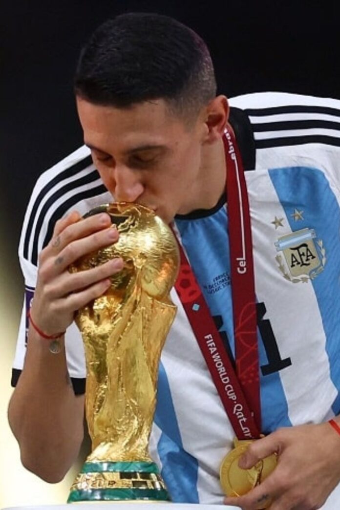Angel Di Maria Parents: Father Miguel Di María & Mother Diana Hernandez ...