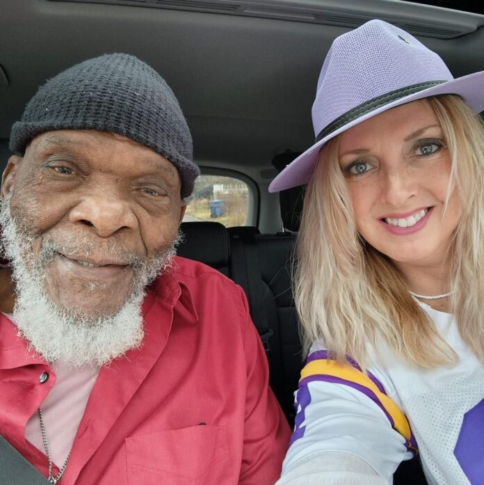 Who Is Molly Elle, Carl Eller Wife? Age And Wikipedia - Players Bio