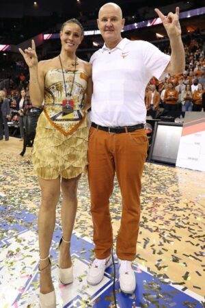 Andrea Nucete-Elliott Age And Wikipedia: How Old Is Jerritt Elliott ...