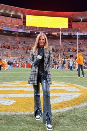 Taylor Davis ESPN Bio: Husband, Parents, Family & Net Worth - Players Bio