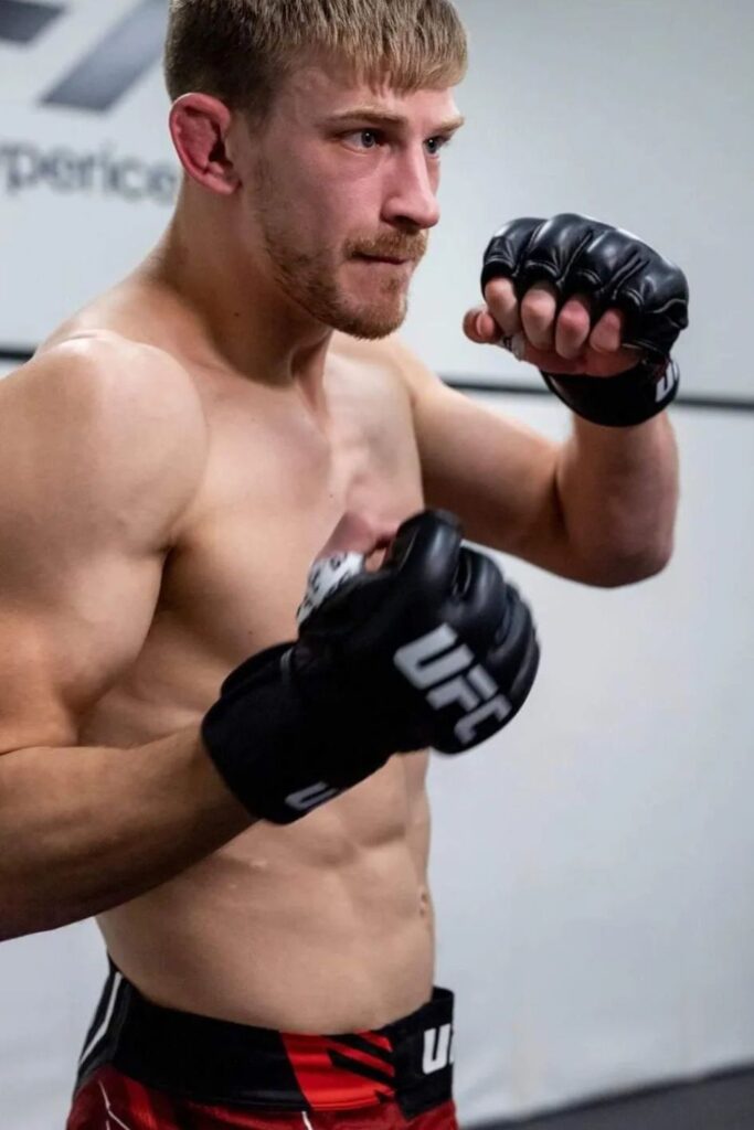 Arnold Allen Wife: Is He Married To Girlfriend Carina Bertoldi ...