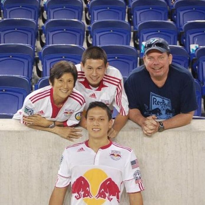 Sean Davis Parents: Mom Lynn Yamada Davis & Dad Keith Davis - Players Bio