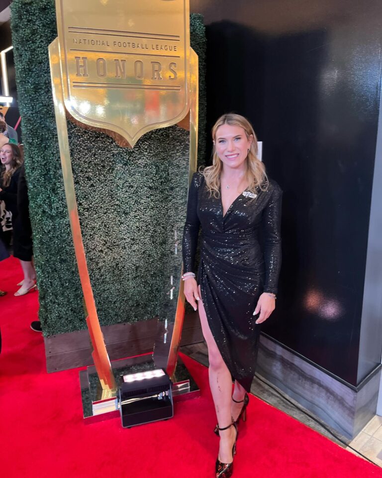 Phoebe Schecter Husband: Is She Married? Wikipedia & Age - Players Bio