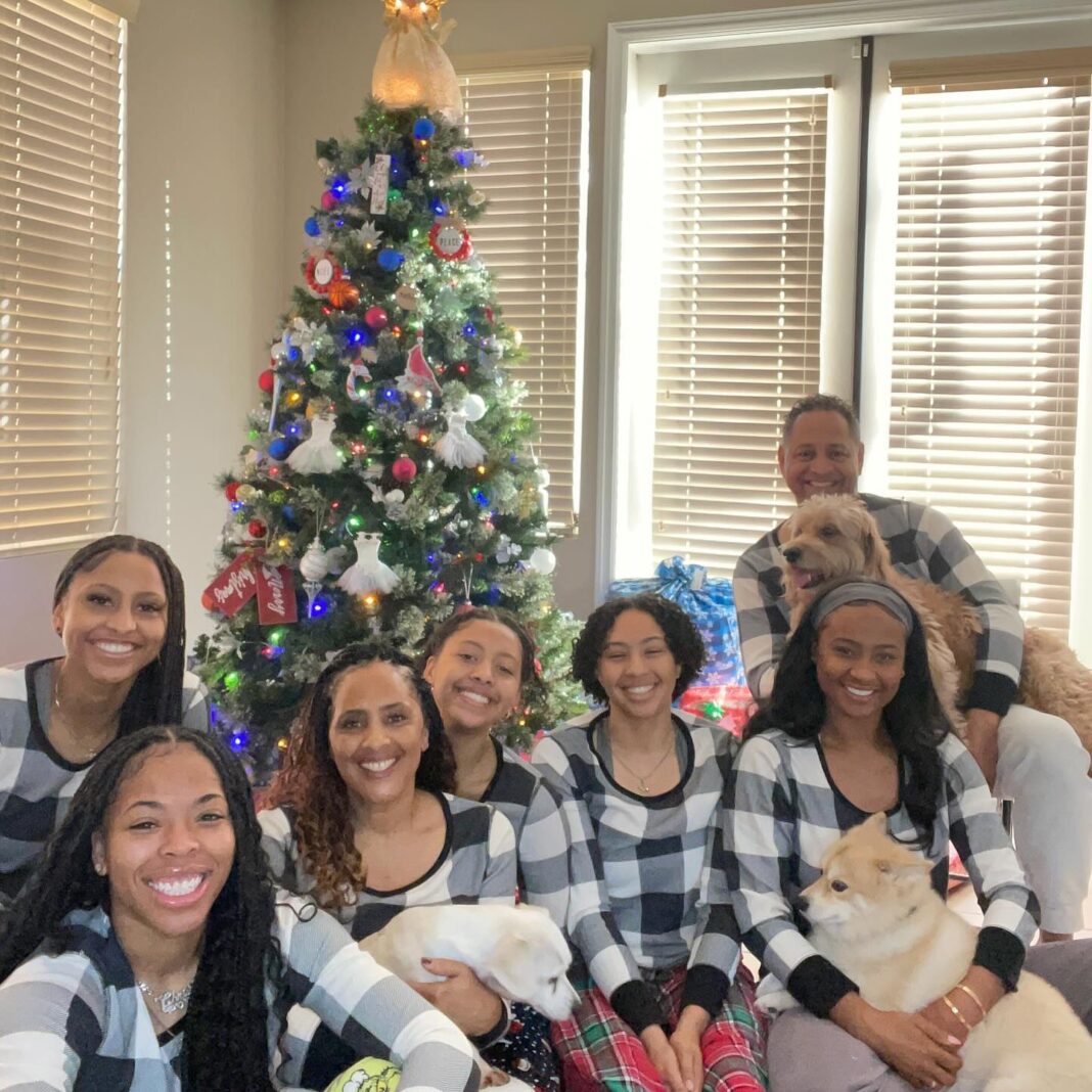 Jayda Curry Parents: Father Gary And Mother Robin Curry - Players Bio