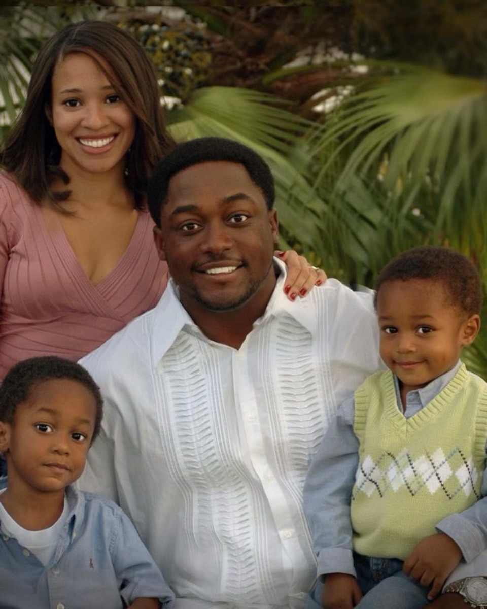 Mike Tomlin with his wife-kiya and his sons on national sons day ...