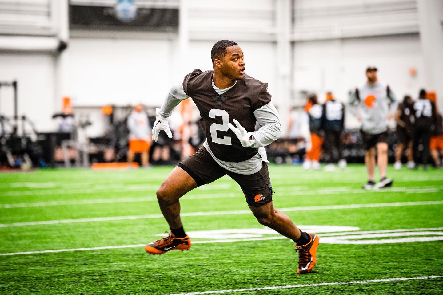 Amari Cooper Keeps Fans Wondering as His Love Life Stays Under Wraps ...