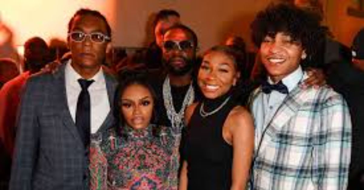 Former Boxer Floyd Mayweather Is the Father to His Five Kids, None of ...
