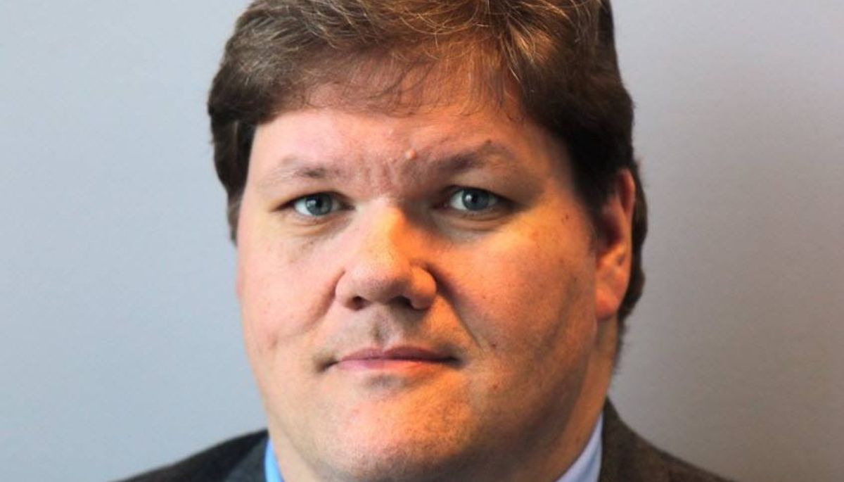 Longtime Sportswriter, Stephen Hart, Dies of Cancer, Survived by Family