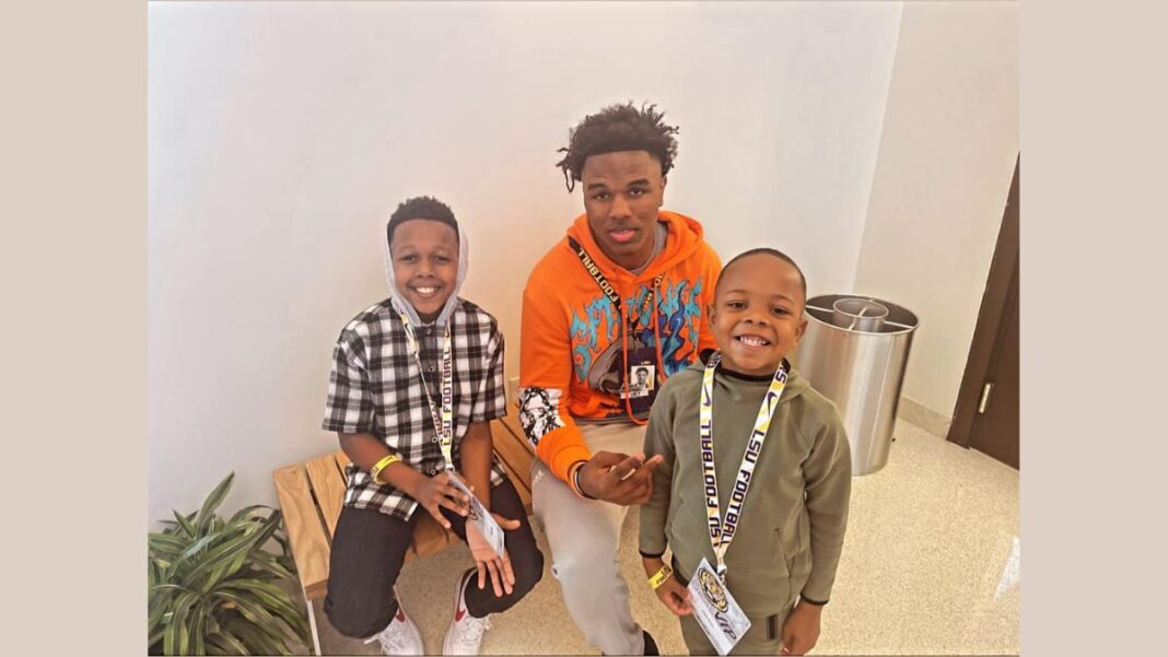 LSU Star Kyren Lacy Leaves Behind His Parents And Two Brothers ...