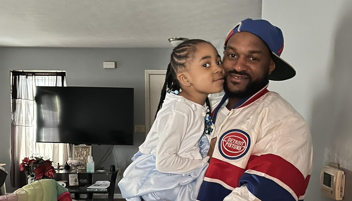 7‑Year‑Old Left Waiting for Dad’s Call As South Florida Football Coach ...