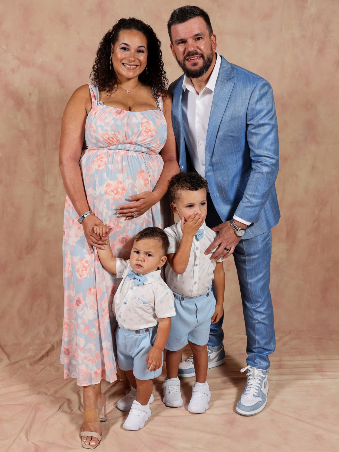 Phillies Hitter Kyle Schwarber And Paige Schwarber Are Expecting a ...